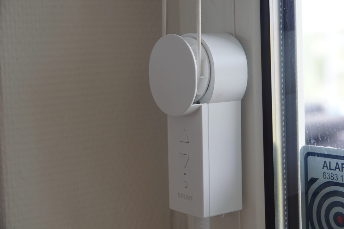 Brunt Blind Engine - motor til alle typer gardiner - Mette Siger Nej